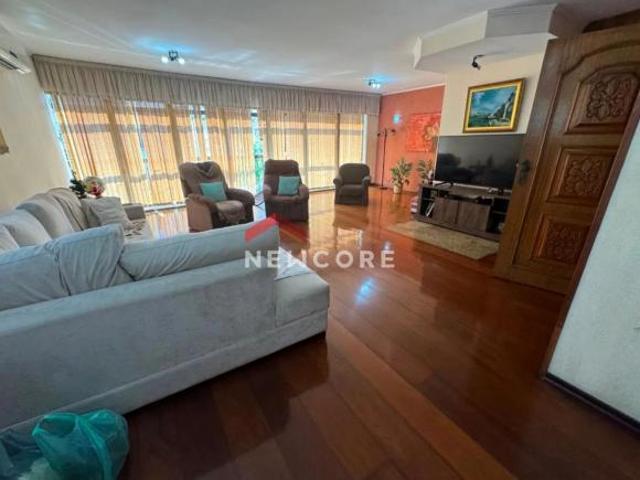 Apartamento em Rua Bahia Gonzaga Santos/SP