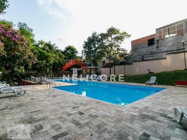 Apartamento em Rua Baltazar Nunes Vila Carmosina São Paulo/SP