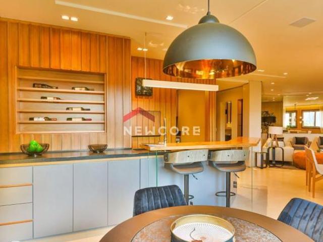 Apartamento em rua do Colegio Centro Gramado/RS