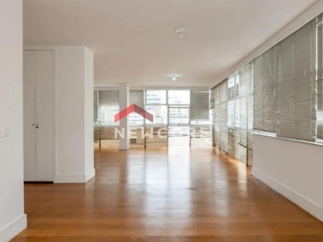 Apartamento em Rua Emílio de Menezes Santa Cecília São Paulo/SP