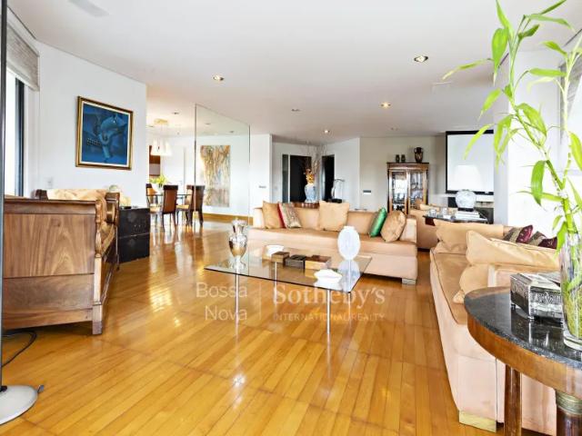 Apartamento em rua exclusiva com vista infinita