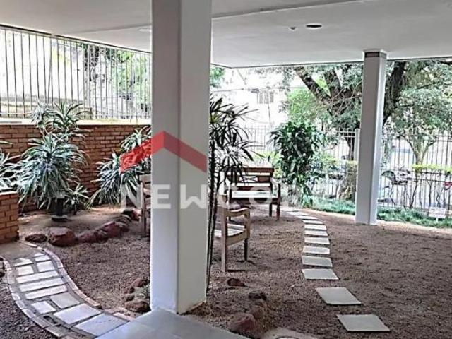 Apartamento em Rua Felicíssimo de Azevedo Higienópolis Porto Alegre/RS