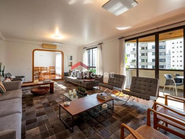 Apartamento em Rua Lourenço de Almeida Vila Nova Conceição São Paulo/SP