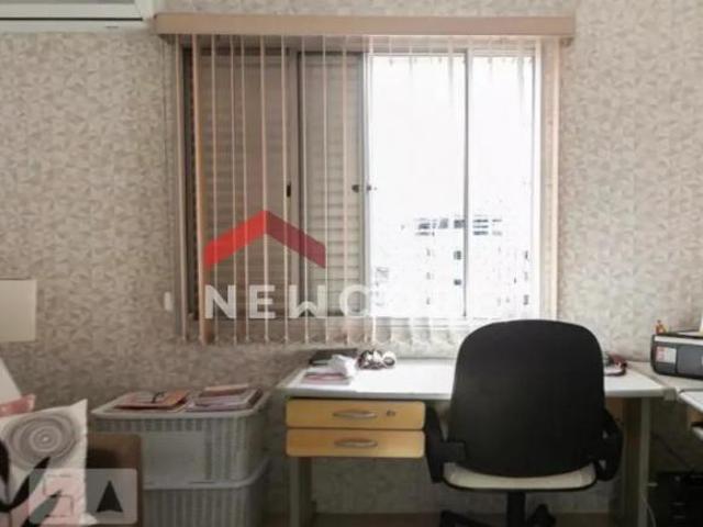 Apartamento em Rua Lopes Trovão José Menino Santos/SP