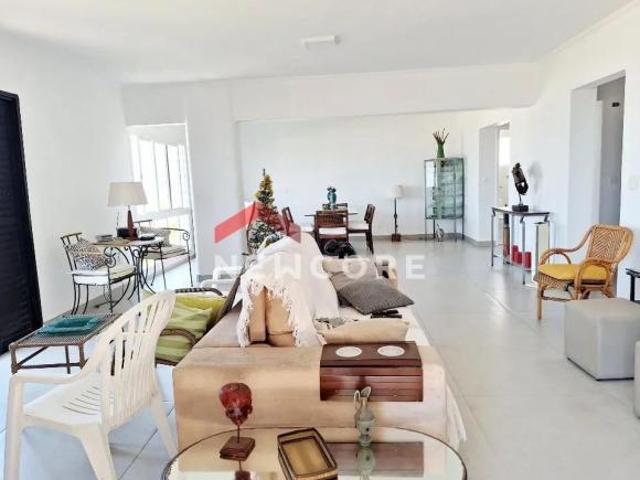 Apartamento em Rua Maranhão Pompéia Santos/SP