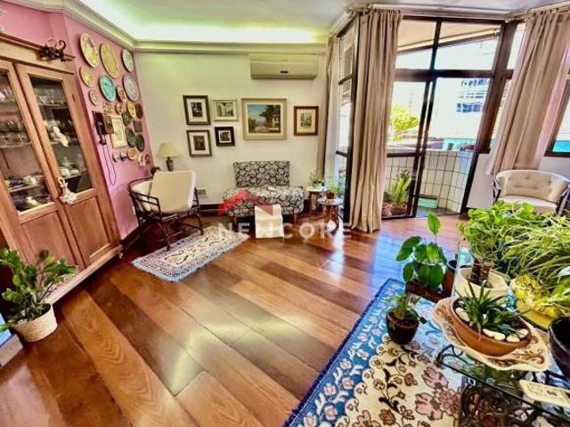 Apartamento em Rua Maranhão Pompéia Santos/SP