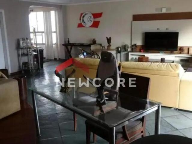 Apartamento em Rua Mário Carpenter Gonzaga Santos/SP