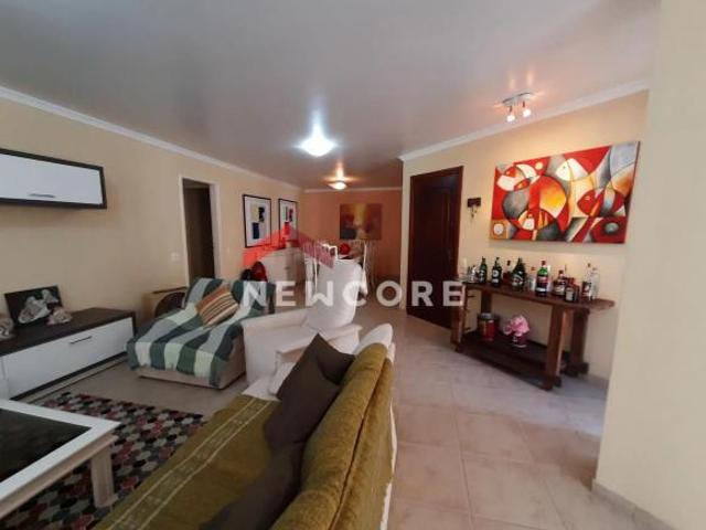 Apartamento em Rua São Carlos Pitangueiras Guarujá/SP