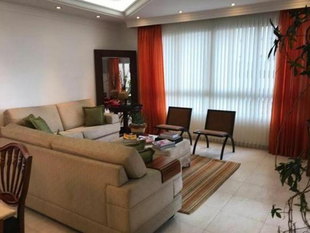Apartamento em Rua Sampaio Moreira Embaré Santos/SP