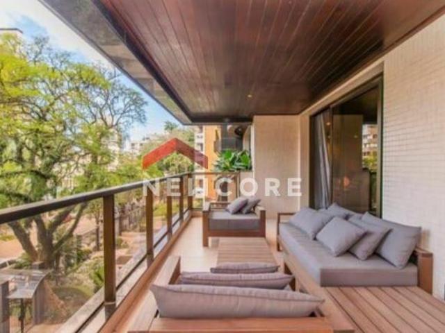 Apartamento em Rua Santo Inácio Moinhos de Vento Porto Alegre/RS