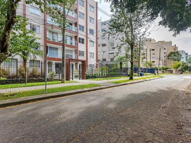 Apartamento em rua sem saída no Juvevê