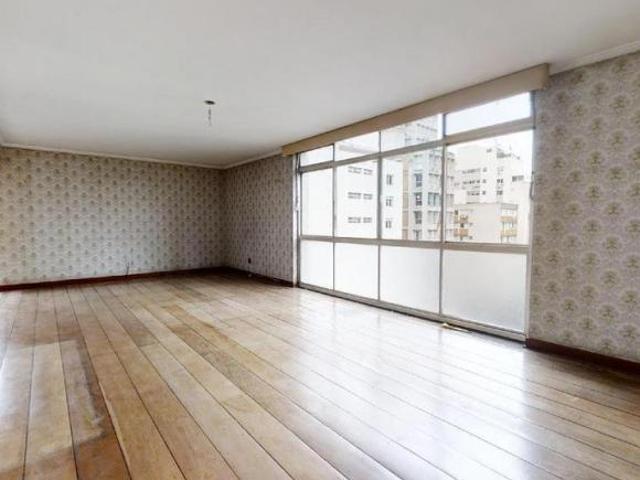 Apartamento em Rua Padre João Manuel Jardim América São Paulo/SP