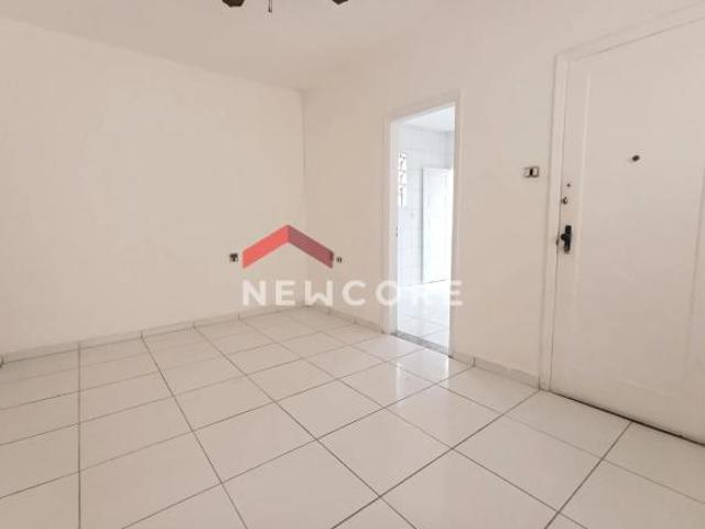 Apartamento em Rua Pasteur Gonzaga Santos/SP