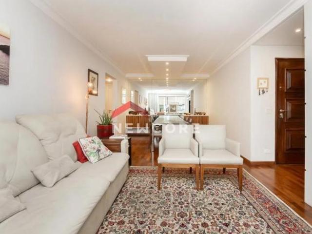 Apartamento em Rua Pedroso Alvarenga Itaim Bibi São Paulo/SP