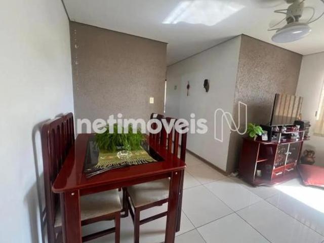 Apartamento em rua plana e tranquila
