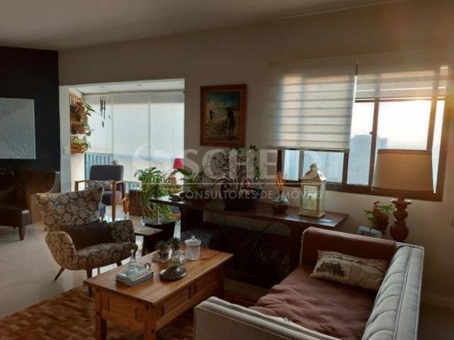 Apartamento em rua privilegiada do Morumbi!