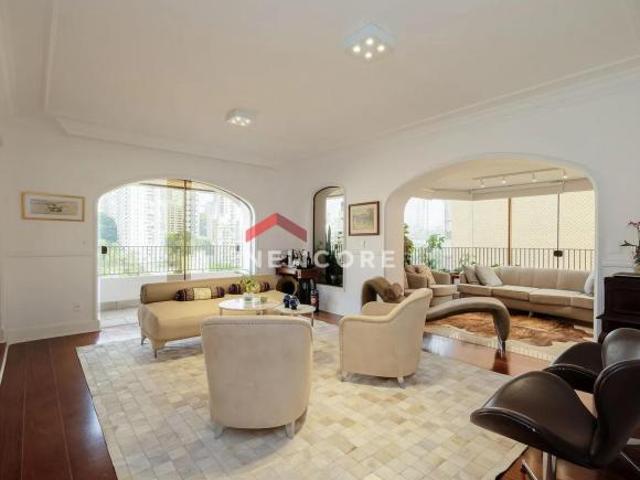 Apartamento em Rua Traipu Pacaembu São Paulo/SP