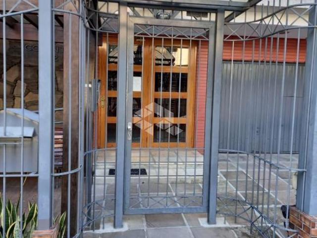 Apartamento em rua tranquila no bairro Cidade Baixa