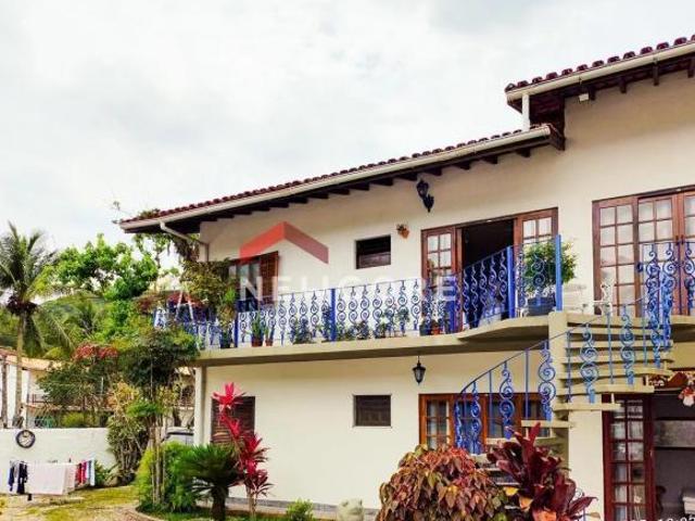 Apartamento em Rua Três Irmãos Lázaro Ubatuba/SP