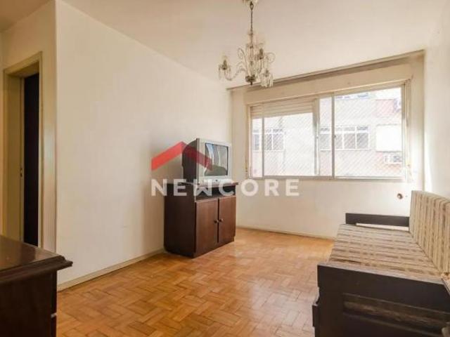 Apartamento em Rua Upamaroti Cristal Porto Alegre/RS
