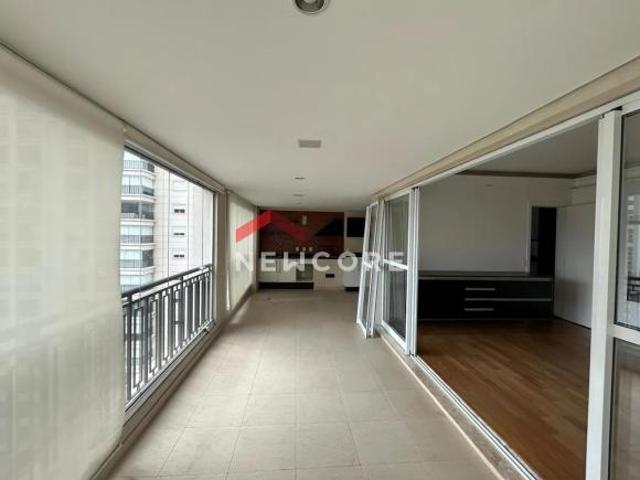 Apartamento em Rua Vergueiro Vila Firmiano Pinto São Paulo/SP