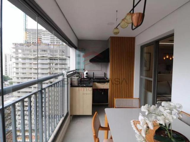 Apartamento em São Paulo, este imóvel oferece um estilo de vida moderno e confortável
