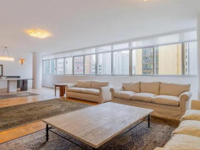 Apartamento em Santa Cecília com 3 quartos, sendo 1 suíte, 272m²