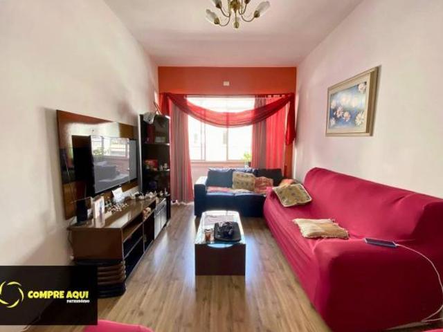 Apartamento em Santa Cecília 2 Dormitórios Varanda 100 Metros