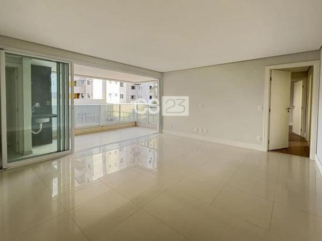 Apartamento em Santa Rosa, Londrina/PR de 102m² 3 quartos à venda por R$ 935.000,00