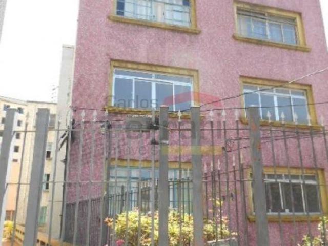 Apartamento em Santana Amplo Antigo, Precisa de Reforma