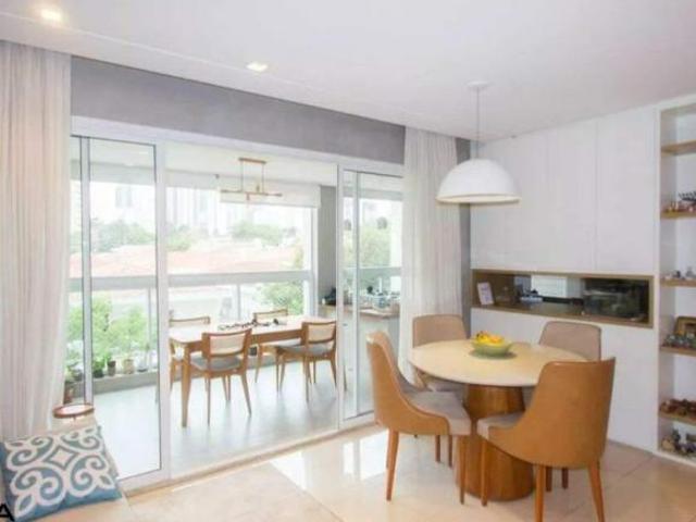 Apartamento em Santo Amaro com 138m²