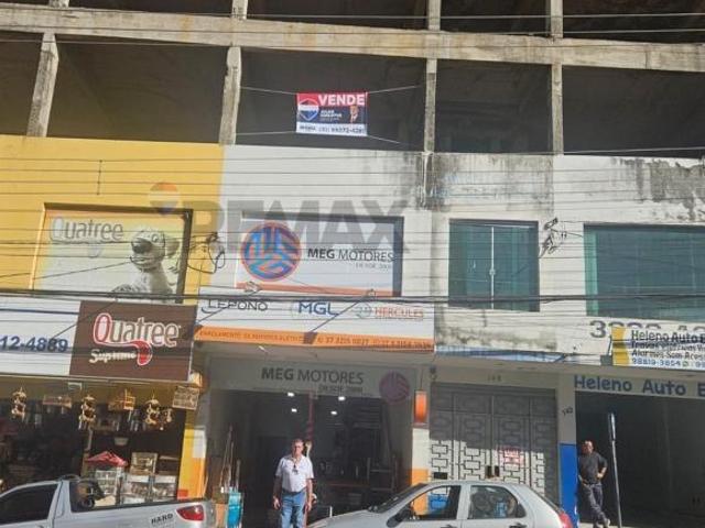 Apartamento em Santo Antônio, Divinópolis/MG de 800m² 4 quartos à venda por R$ 475.000,00