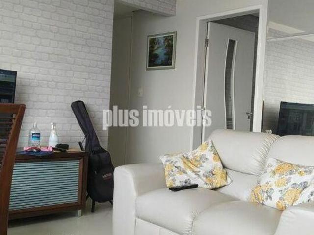 Apartamento em Saúde com 80m²