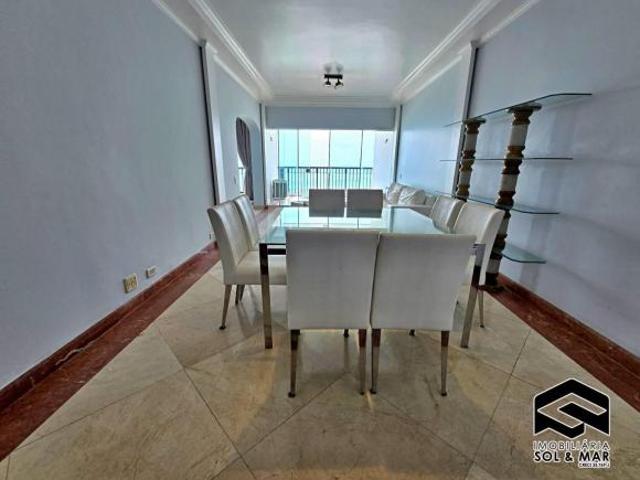 APARTAMENTO ENORME, FRENTE AO MAR, PORTARIA 24H!