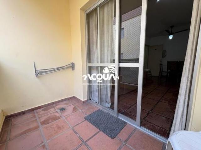 Apartamento enseada Guarujá com sacada