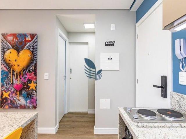 Apartamento ensolarado, com 1 quarto, mobiliado, no centro de curitiba