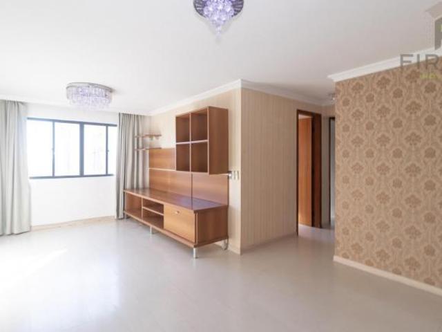 APARTAMENTO ENSOLARADO COM 3 QUARTOS E CONDOMÍNIO CLUBE EM PINHAIS!