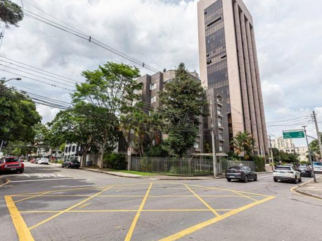 APARTAMENTO ENSOLARADO E MUITO BEM LOCALIZADO, PRO