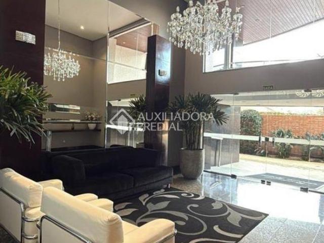 APARTAMENTO ENSOLARADO,TRES QUARTOS,TRES VAGAS DE GARAGEM, COM SUITE E SACADA