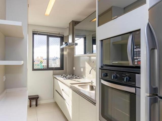 Apartamento ensolarado 3 quartos, 1 suíte e 2 vagas de garagem no Vila Izabel, C