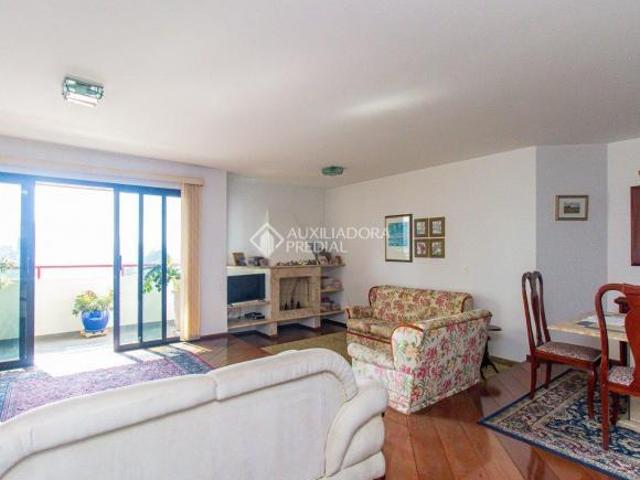 Apartamento Espaçoso 188m² com 4 Quartos e 2 Suítes no Vila Bastos, Santo André