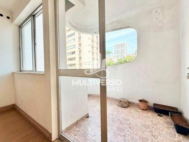 Apartamento espaçoso 3 dormitórios + dependência no Boqueirão em Santos