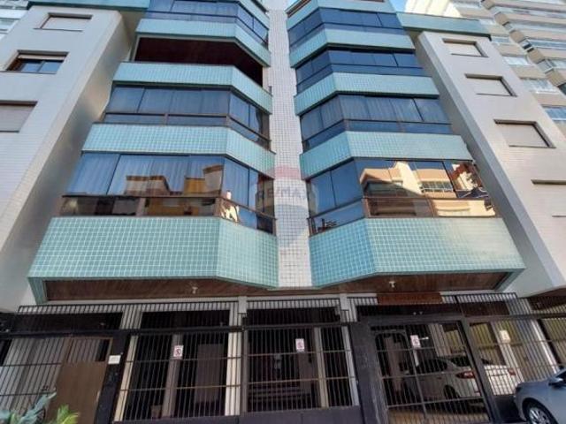 Apartamento Espaçoso 3 dormitórios e dependecia no Centro de Capão da Canoa