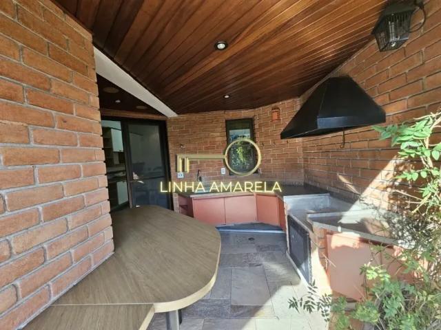 Apartamento espaçoso à venda com 350m², sendo 4 suítes com 4 vagas