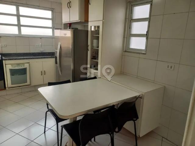 Apartamento Espaçoso à Venda na Vila Mariana