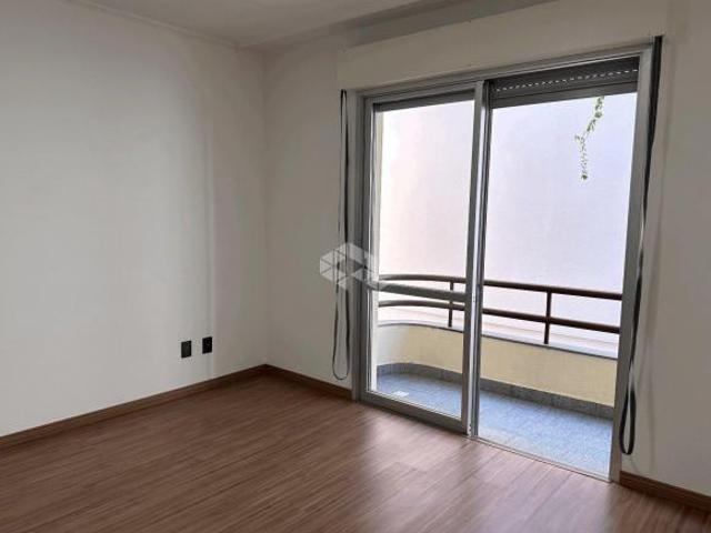 Apartamento espaçoso com 2 vagas Próx. São Pelegrino Shopping Bairro Medianeira