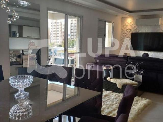 Apartamento espaçoso com 2 dormitórios e 3 banheiros à venda em Santana