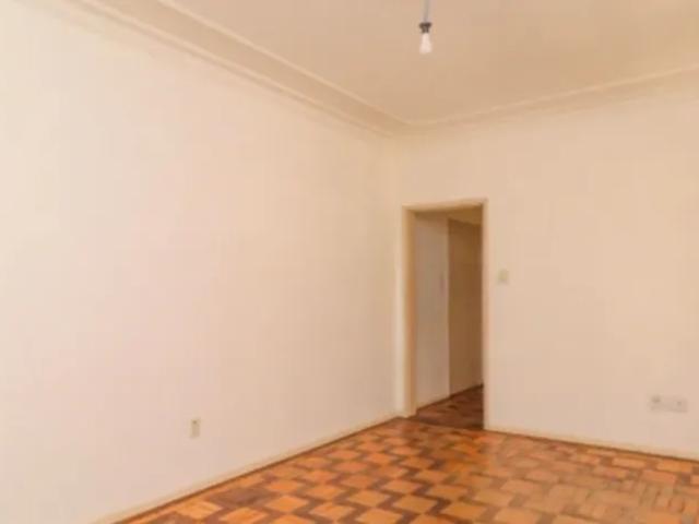 Apartamento espaçoso com 4 dormitórios e 106m² de área privativa, em excelente l