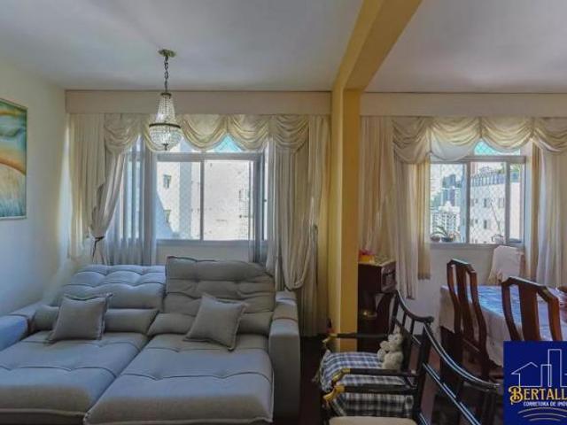 Apartamento Espaçoso com Suíte na Rua Marechal Bitencourt