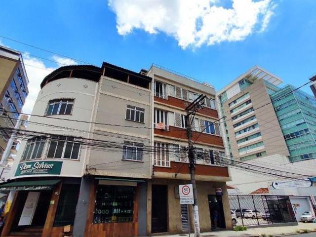 Apartamento espaçoso de 3 quartos em uma localização imbatível!